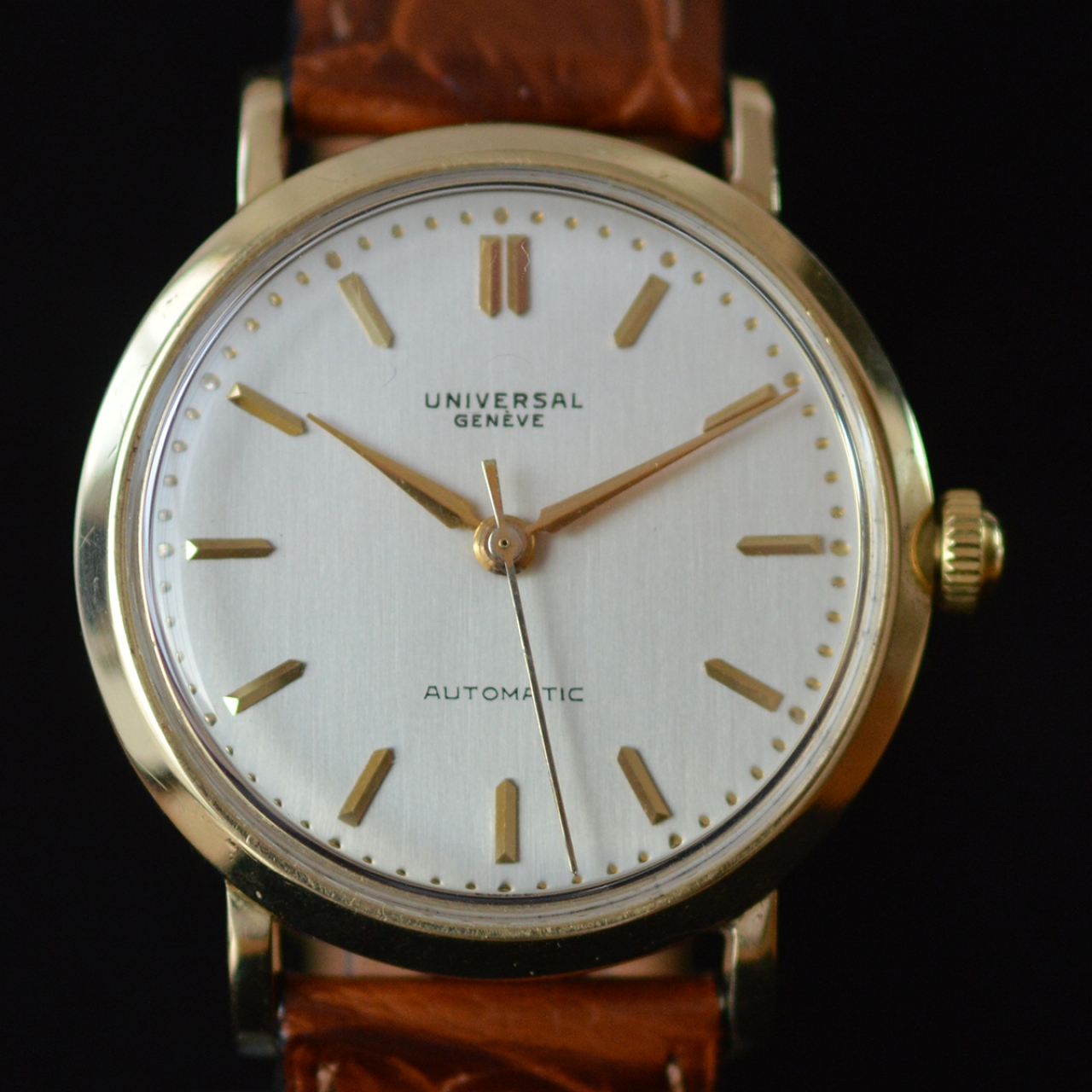 Gold Universal Genève - Rocks and Clocks